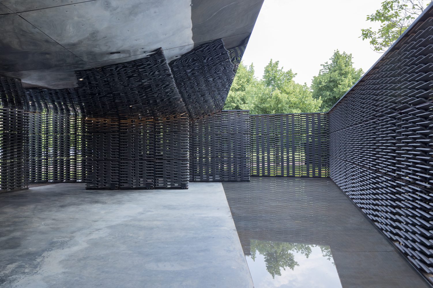 À Londres, les Serpentine Galleries et leur pavillon - The Instant When